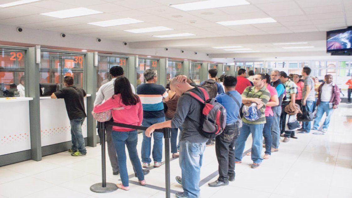 La tecnología cambia la atención al cliente en los bancos