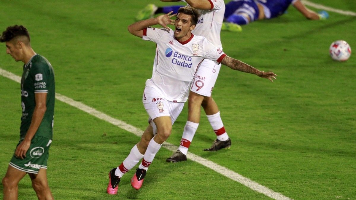 Newells acordó verbalmente la contratación del delantero Juan Garro