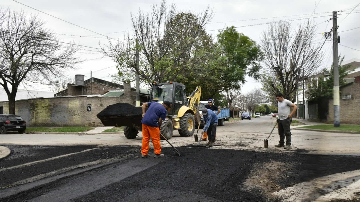 Avanzan las obras de pavimento definitivo en más de 200 cuadras del ...