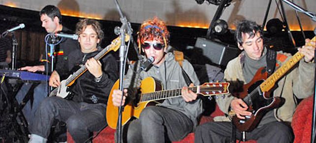 Entre nebulosas y constelaciones apareció Pity Alvarez con el nuevo CD ...