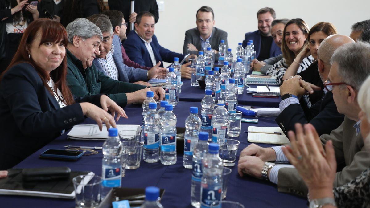 Gobierno y oposición evaluaron el controvertido concurso de autoridades ...