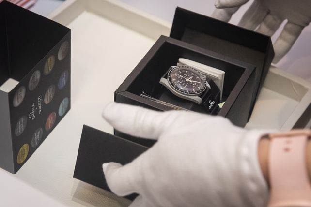 La colección Omega x Swatch llegó a Argentina