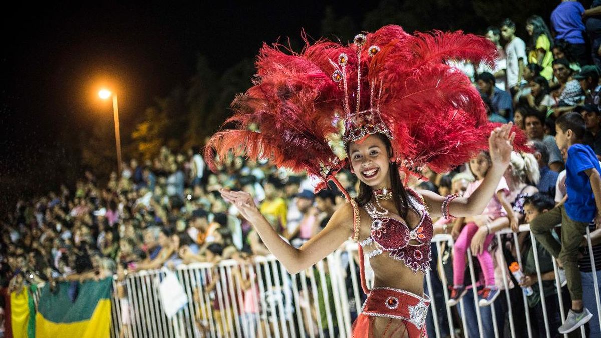 Regresan con todo el brillo los carnavales en la ciudad