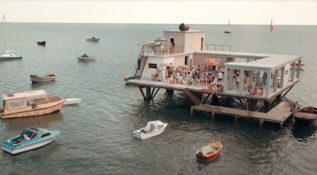 Cine / Crítica de La increíble historia de la Isla de las Rosas: El ...