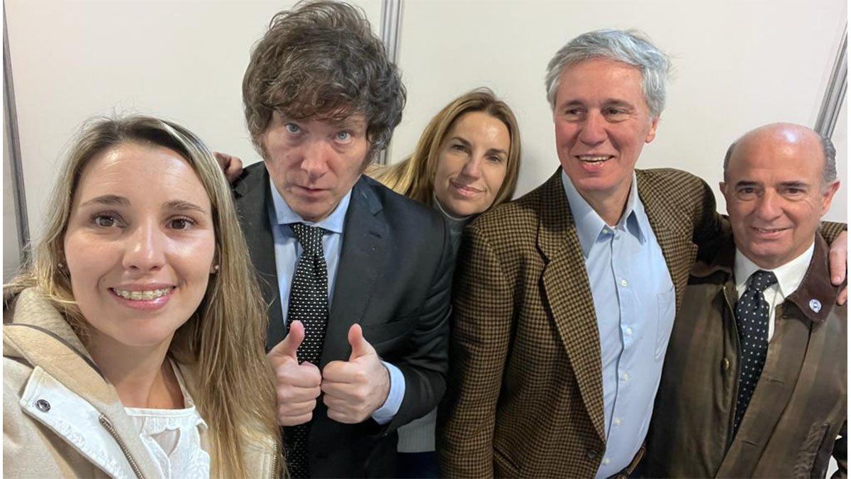 Etchevehere recorrió la Expo de Palermo con Javier Milei