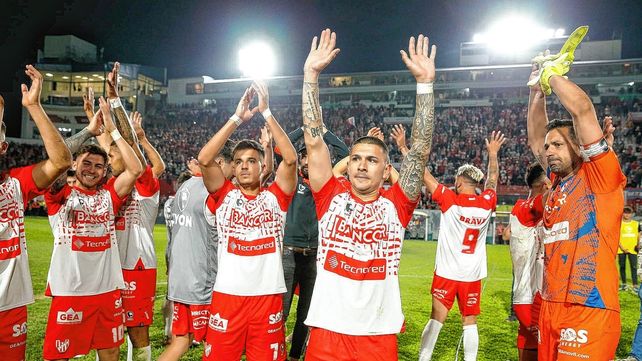 Instituto y Estudiantes de Caseros por el ascenso a Primera