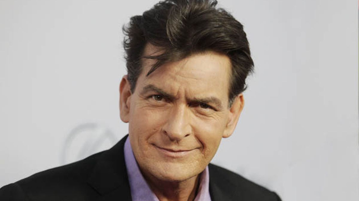 Charlie Sheen admitió ser portador de VIH Sida