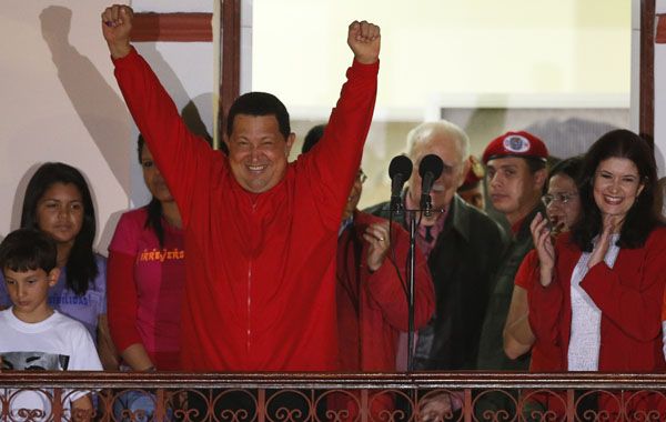 Chávez le ganó a Capriles por 54% a 44% y seguirá seis años más