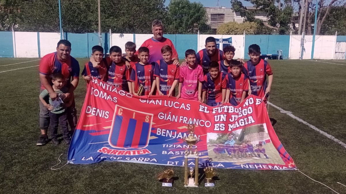 Sarratea, un campeón imparable en el fútbol local