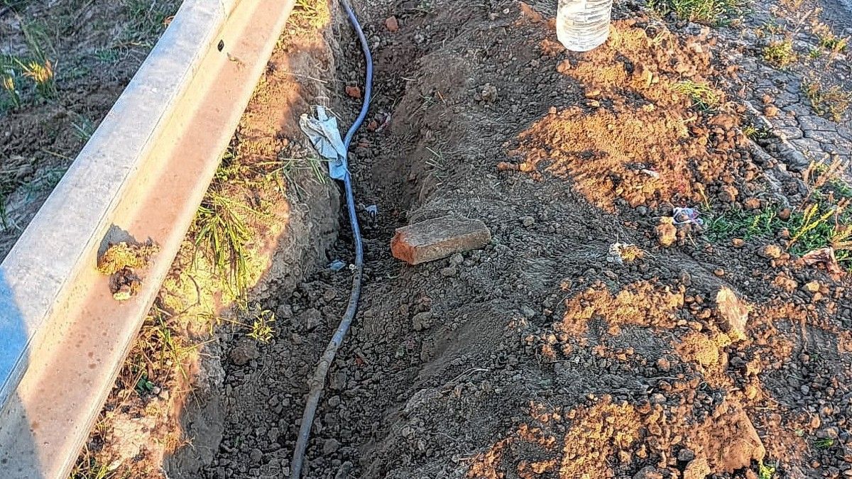 In fraganti con la pala: robaban cables a la vera de la ruta