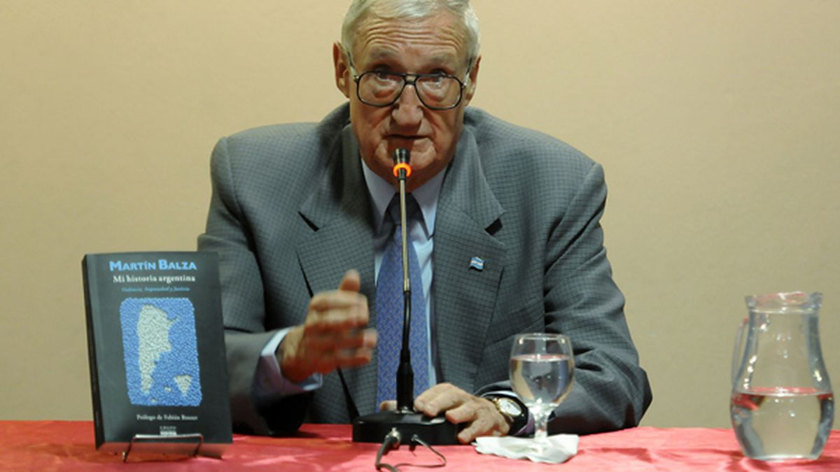 Balza denunció que un decreto de Cavallo permitió el contrabando de armas