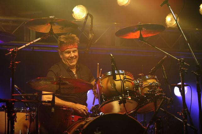 Por un día no fui el baterista de Serú Girán, reveló Willy Iturri