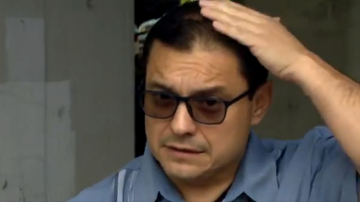 Un legislador opinaba sobre las palomas cuando una le hizo caca en la ...