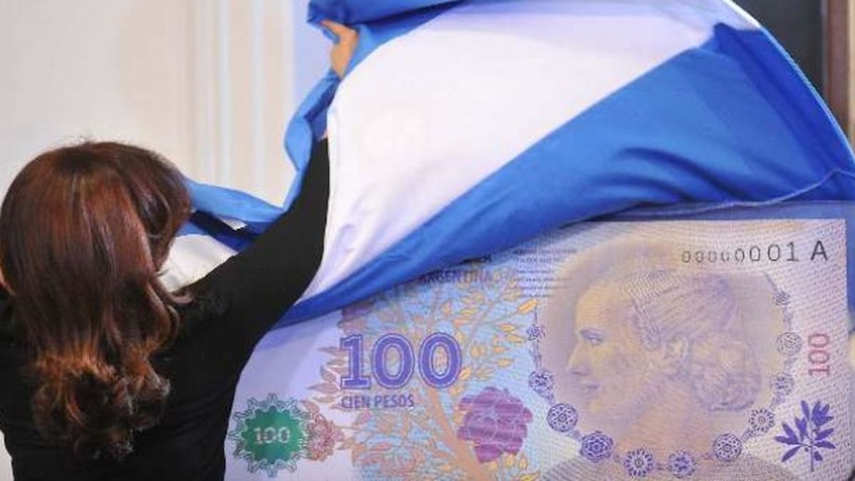 La Presidenta presentó el billete de 100 pesos con la cara de Evita