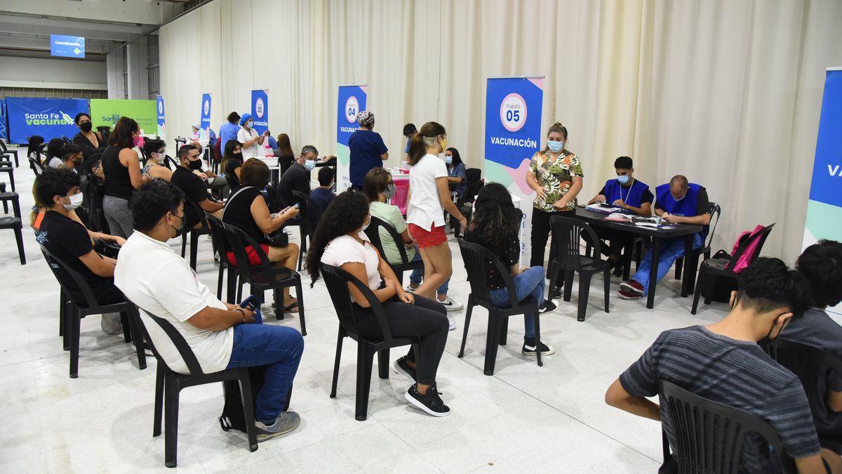 Dónde vacunarse contra el Covid y testearse durante el fin de semana largo