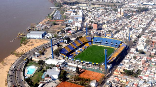 Hoy se cumplen 40 años del primer partido oficial en el Gigante