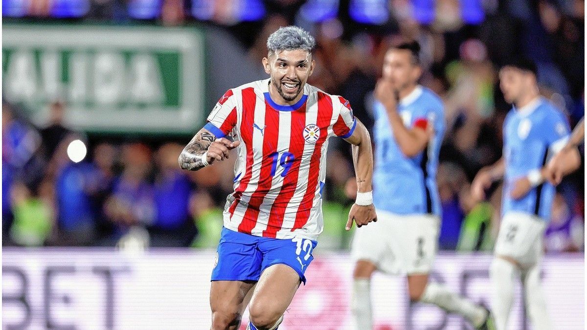 Paraguay venció a Uruguay y quedó a un paso del Mundial