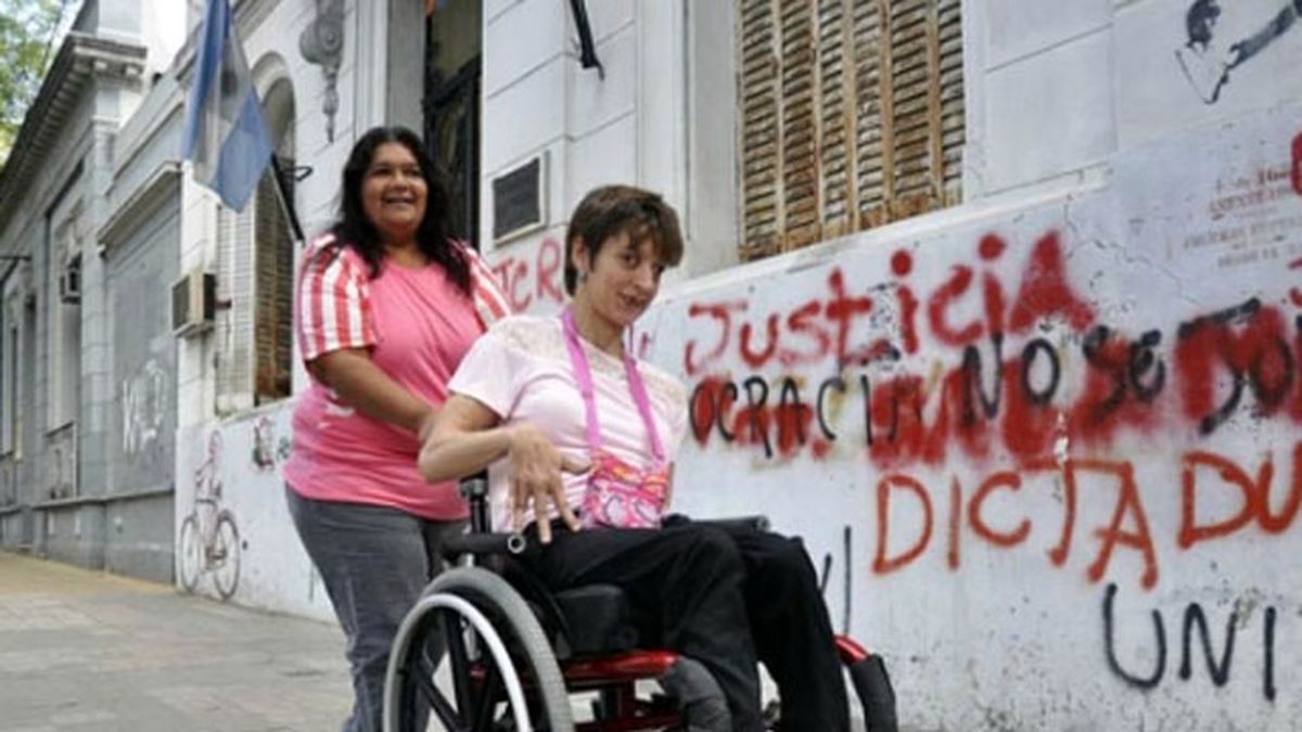 La voz plena y el paso firme de una callada Carla Zapletal