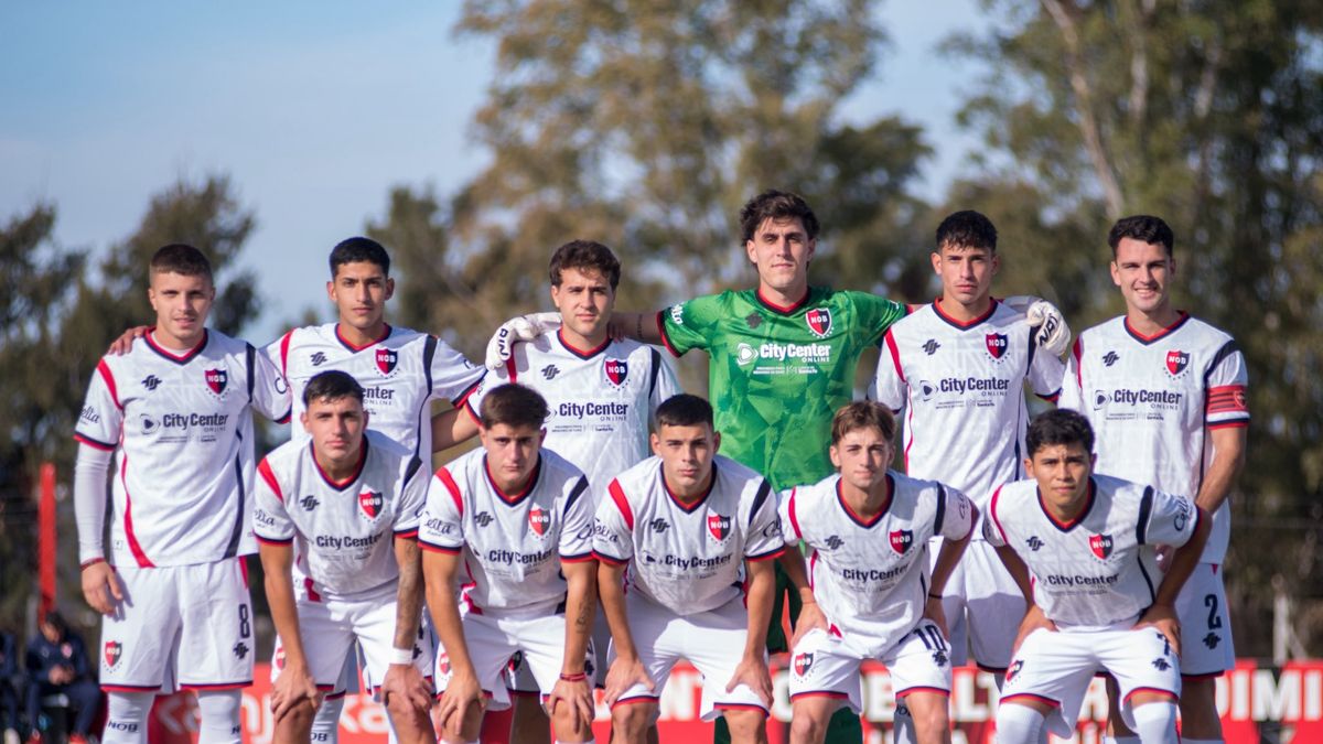 Newells: la reserva perdió con Independiente pero por ahora continúa arriba