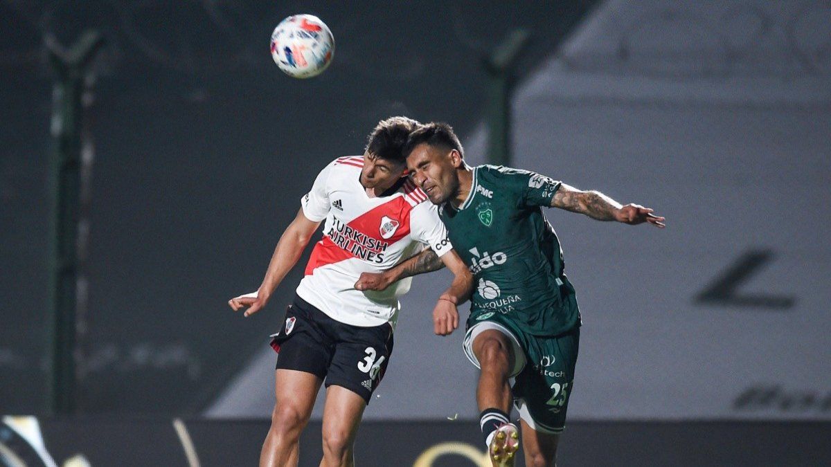 Colón cerró la contratación del lateral Felipe Salomoni