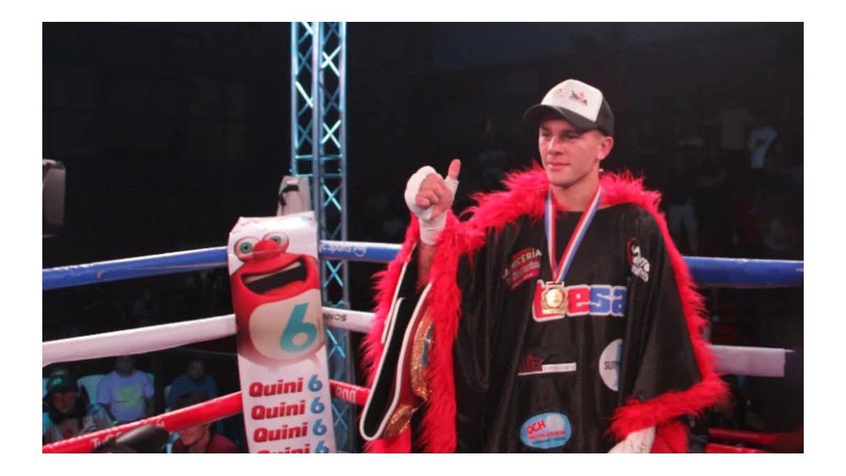 Alan Crenz ganó y retuvo el título mundial juvenil OMB
