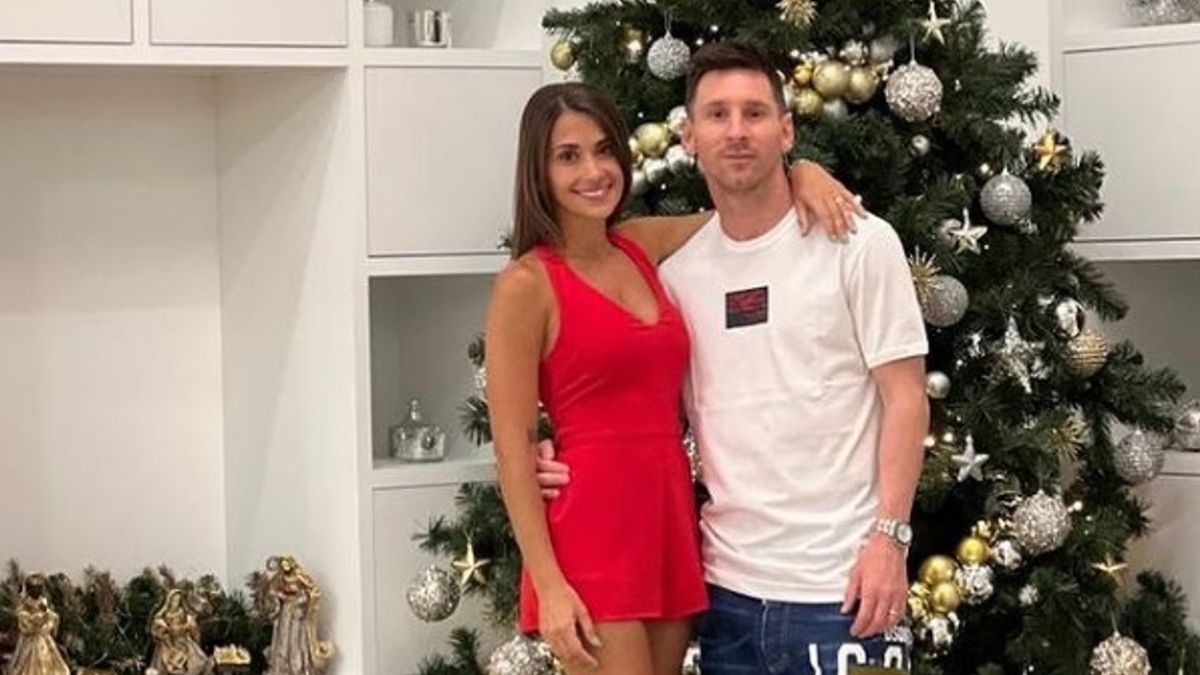 Messi se emocionó con un cuento que le dedicaron y lloró junto a Antonela