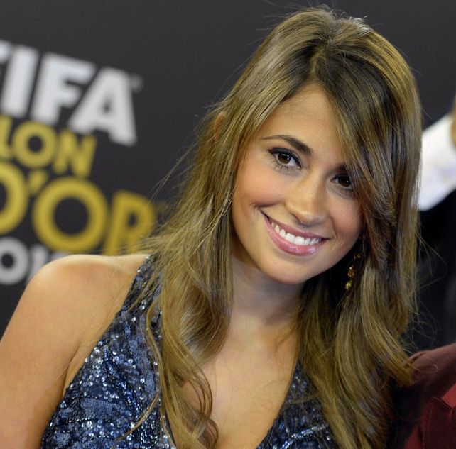 Antonella Roccuzzo le pone el pecho a la celeste y blanca