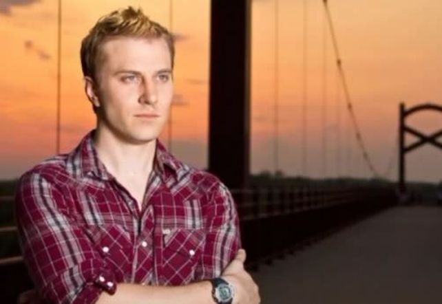 Se quiso casar con su computadora pero le denegaron esa chance e inició ...