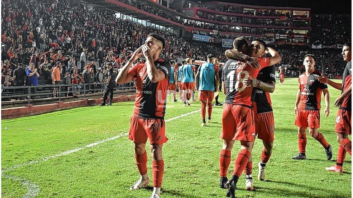 Colón expone su liderazgo en una dura visita a Deportivo Morón