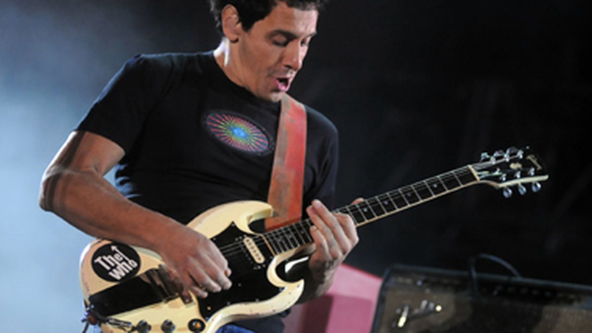 Divididos rompe el silencio discográfico y presenta Amapola del 66 en ...