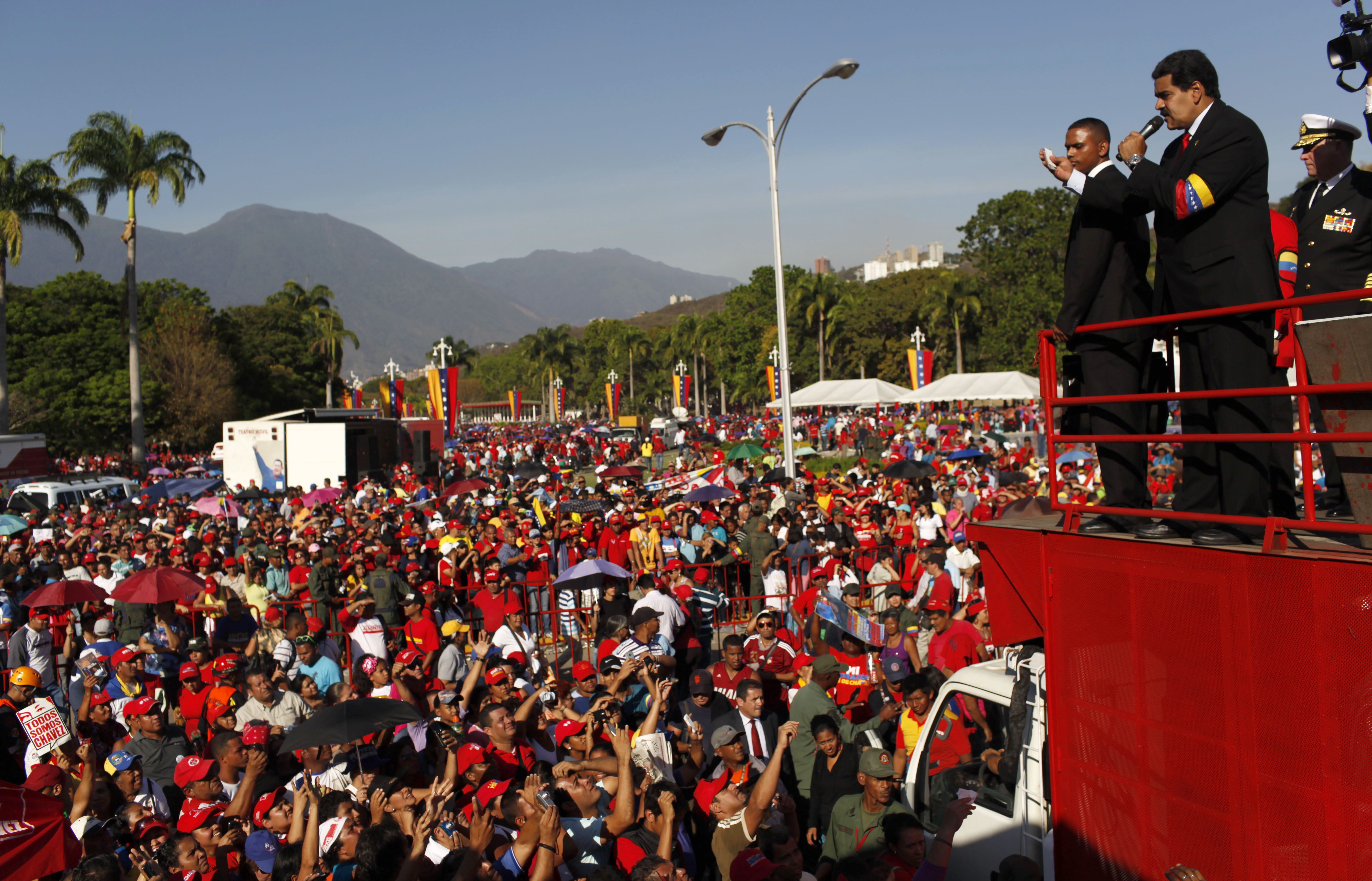 Chávez será embalsamado y expuesto siete días en el Museo Militar de ...