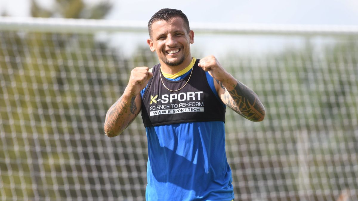 Vecchio hizo la pausa, pensó y decidió seguir en Central