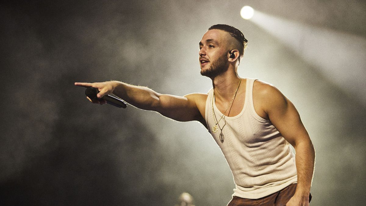 C. Tangana en vivo: una teatral mesa bien servida con flamenco, rap y ...