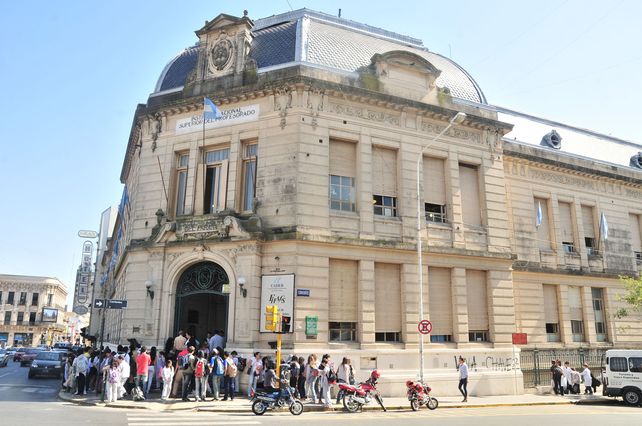 Actividades para conmemorar los 150 años de la Escuela Normal de Paraná