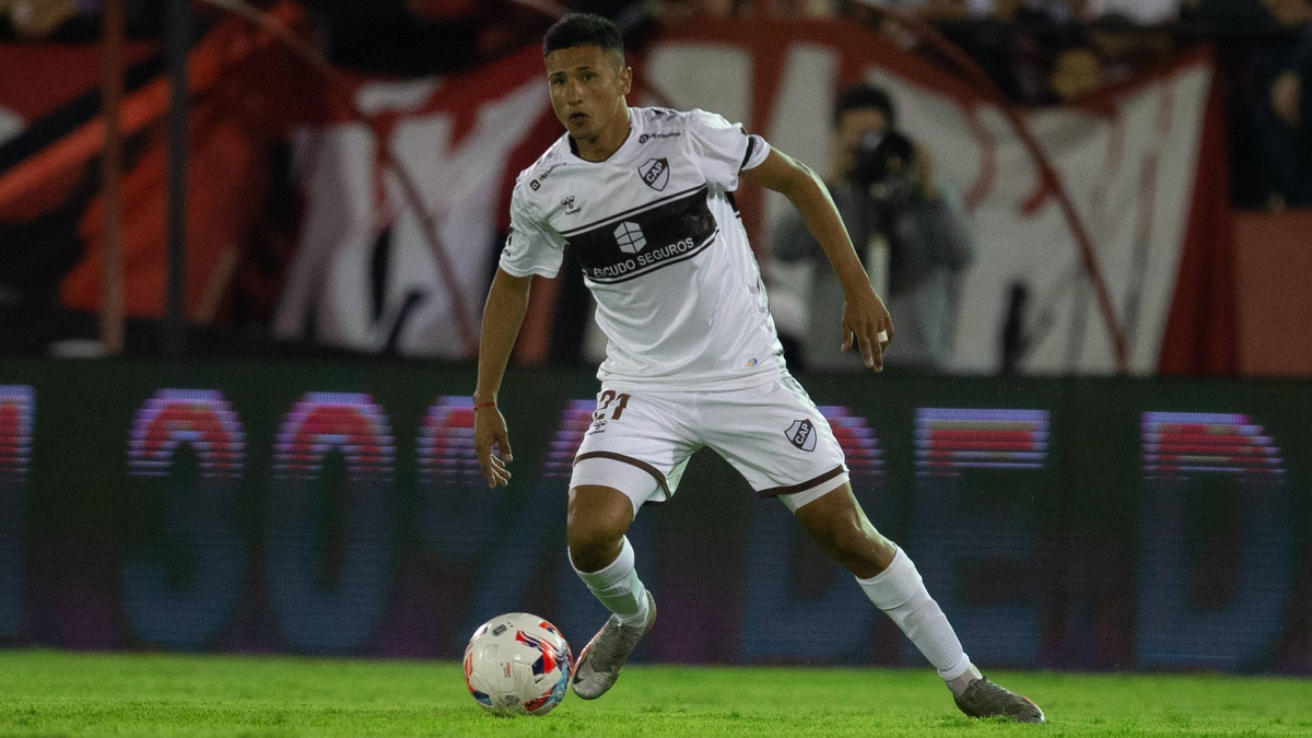 El mediocampista Iván Gómez se acerca a Newells