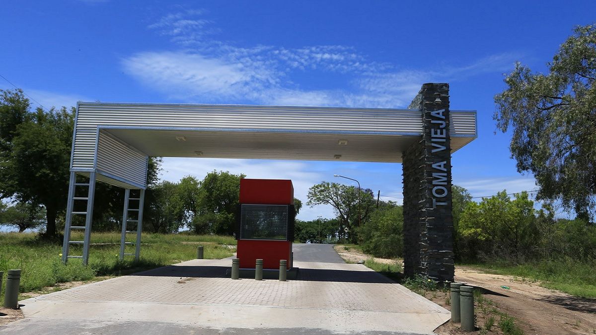 Paraná: joven atacó a puñaladas a su padre en el camping Toma Vieja