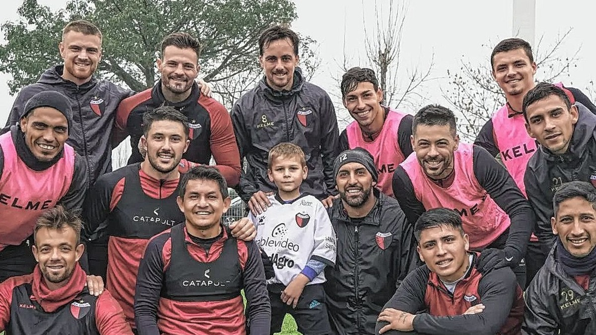 El emotivo encuentro entre Ian y el plantel de Colón