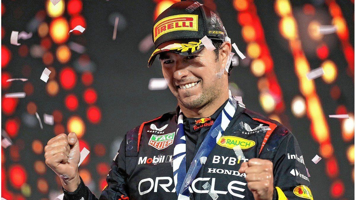 Checo Pérez logró un triunfo contundente en Arabia Saudita