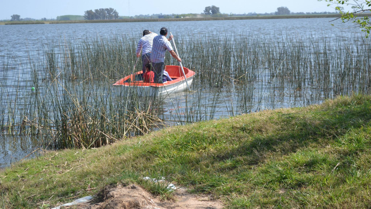Buscar explotar turísticamente la laguna El Hinojo en Venado Tuerto