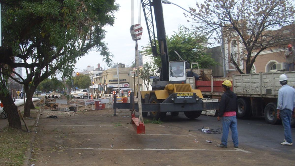 Corte de tránsito en Bulevar Pellegrini entre Francia y Urquiza