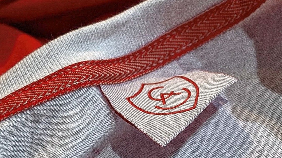 Unión presentó su ropa de línea urbana de marca propia