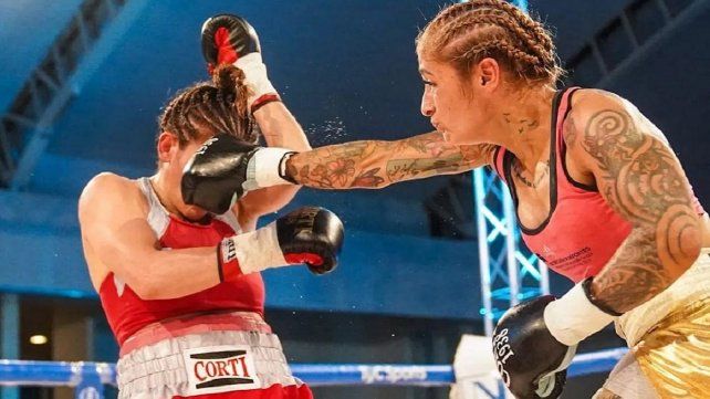 Débora Dionicius venció a la Tigresa y conquistó el título Supergallo OMB