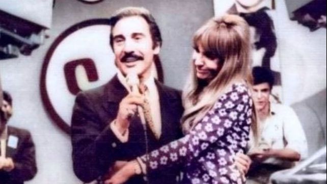 Murió Gladys Mancini, icónica secretaria de Si lo sabe, cante, de ...