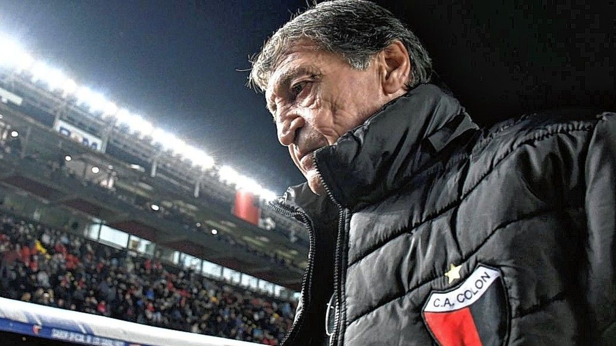 Colón podría tener un cambio en defensa para jugar el Clásico