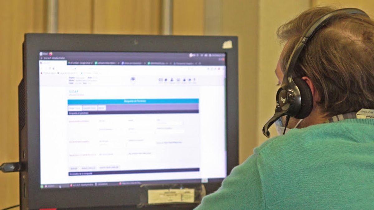 Estudiantes universitarios se suman para potenciar la atención del 0800 ...