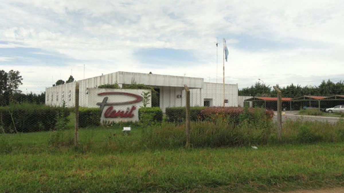 Una cooperativa evitaría el cierre de la textil Plenit en Carreras