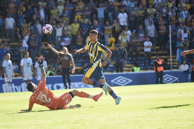 Veliz ya se entrena en Central y está disposición de Russo para el sábado