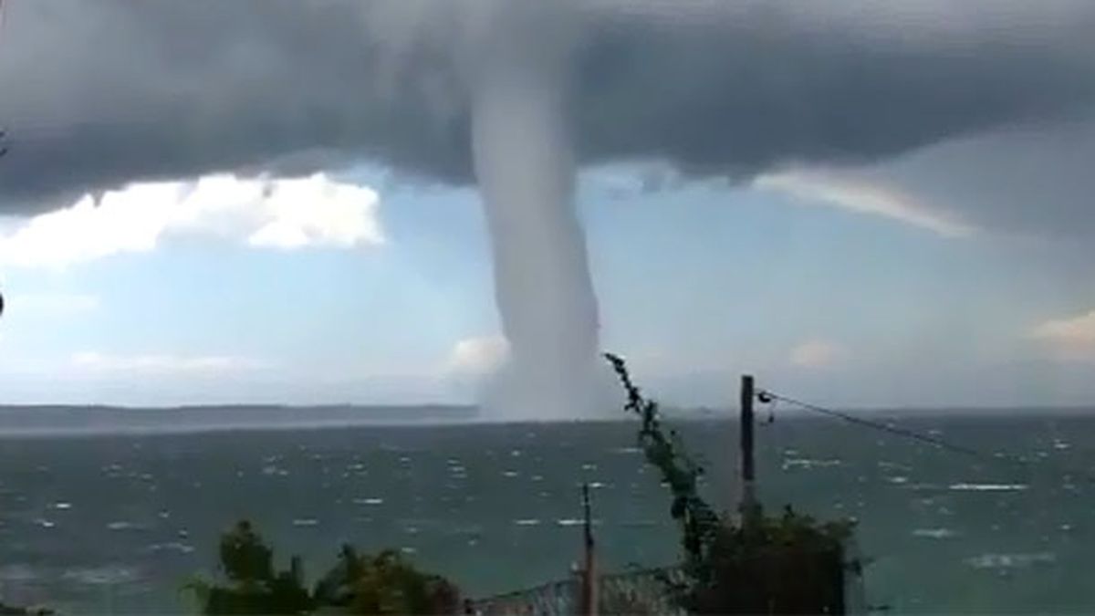 Impresionante: un tornado en el mar