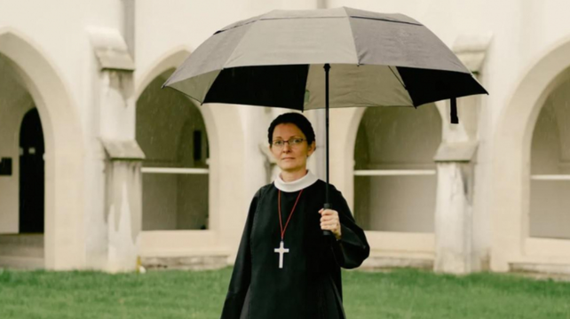 La nueva estrella de Tik Tok se llama Monica Claire y es una monja que ...