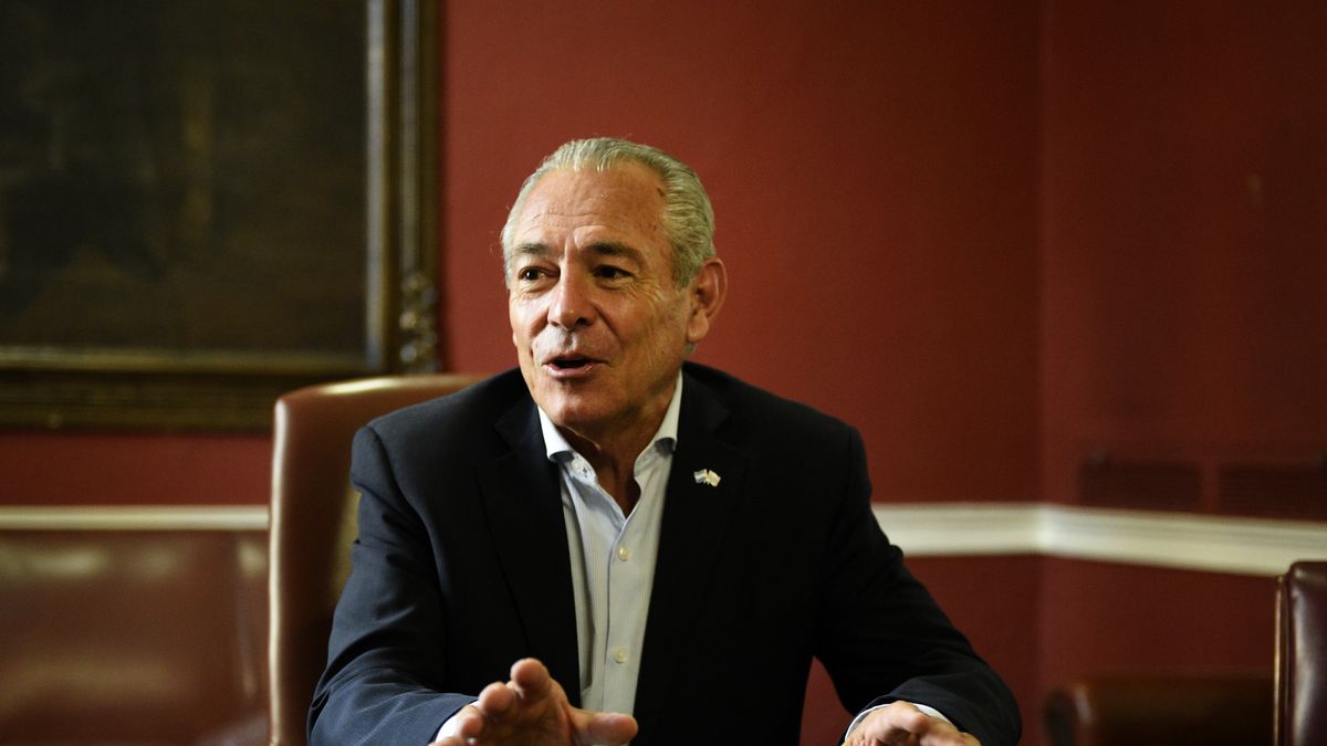 Polémica por el nombramiento de la hija de Barletta